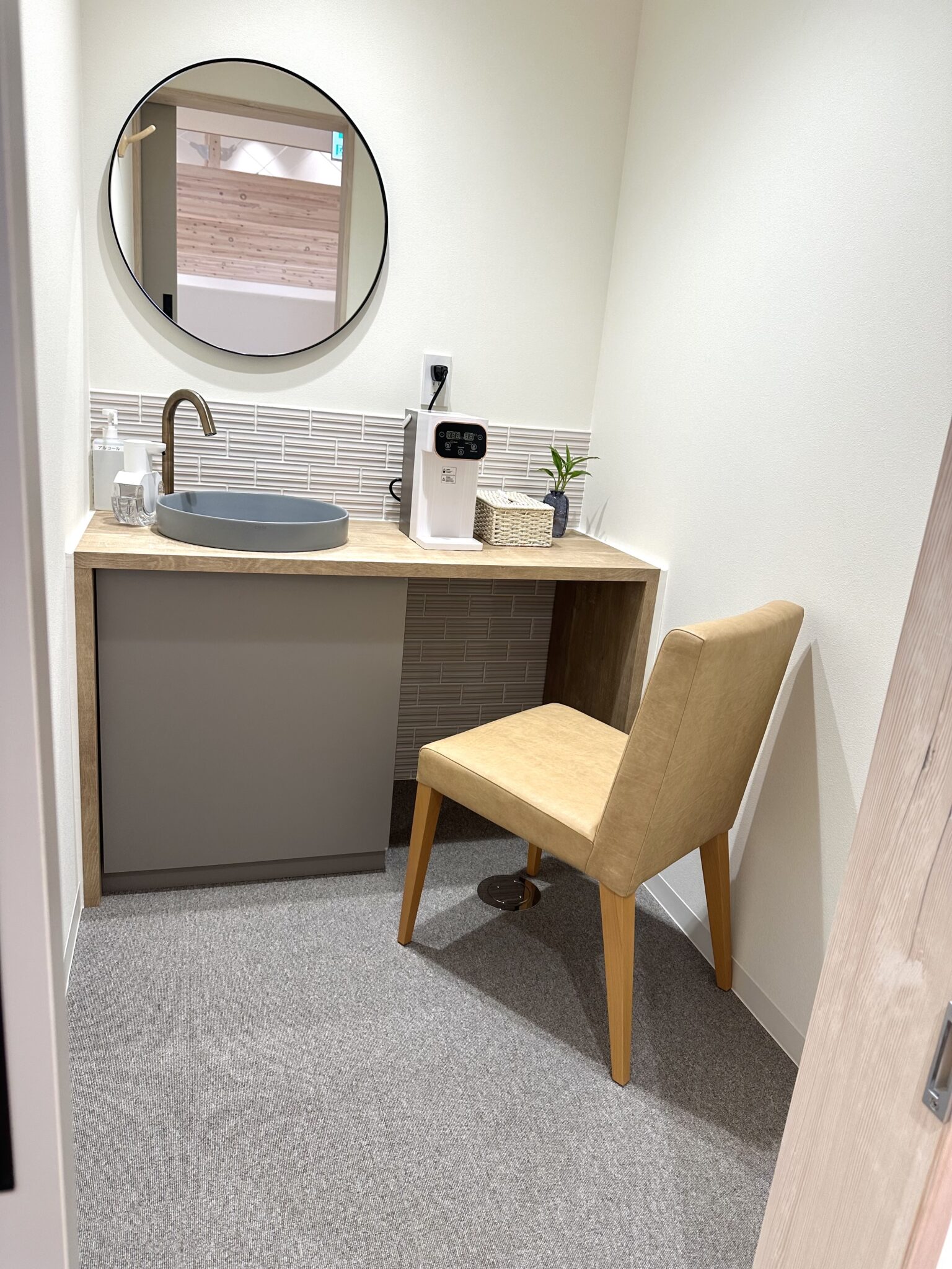 店舗画像（席種など） | 子育て支援café FLAT